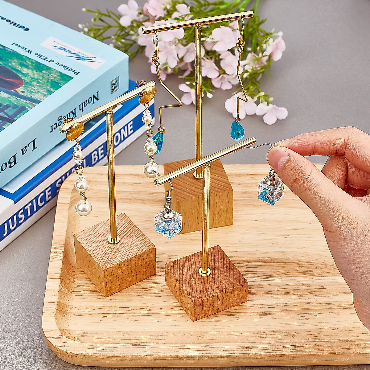 FINGERINSPIRE 3 Pcs Gold Metal T Bar Earring Display Stand 6.3/5.5/4.5 Inch Height Jewelry Stand with Wooden Square Base Earring Hanging Holders Jewelry Organizer for Store Retail Photography Props