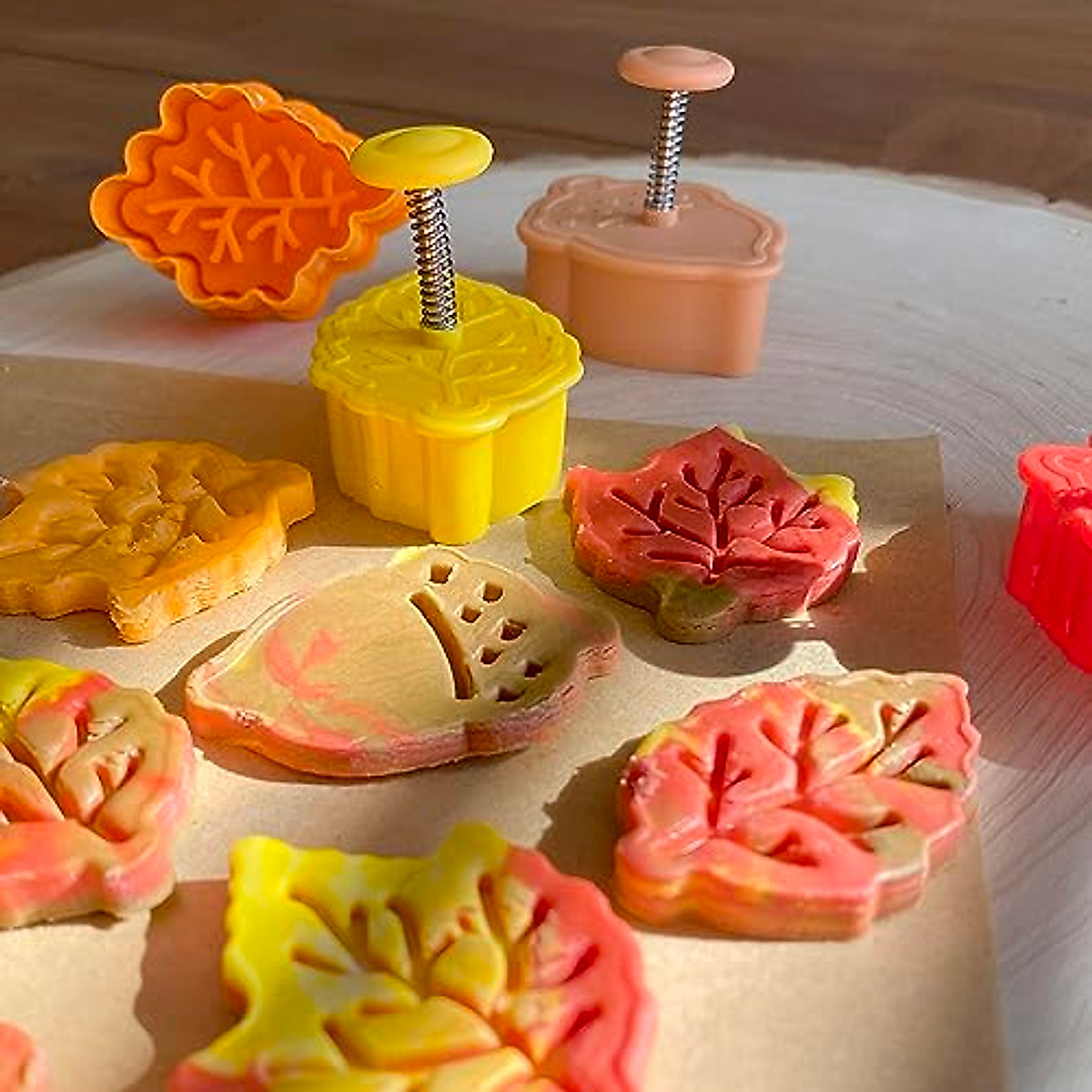 R&M International 0 Leaves 2" Pastry/Cookie/Fondant Stampers, Leaves and Acorn, 4-Piece Set Silver