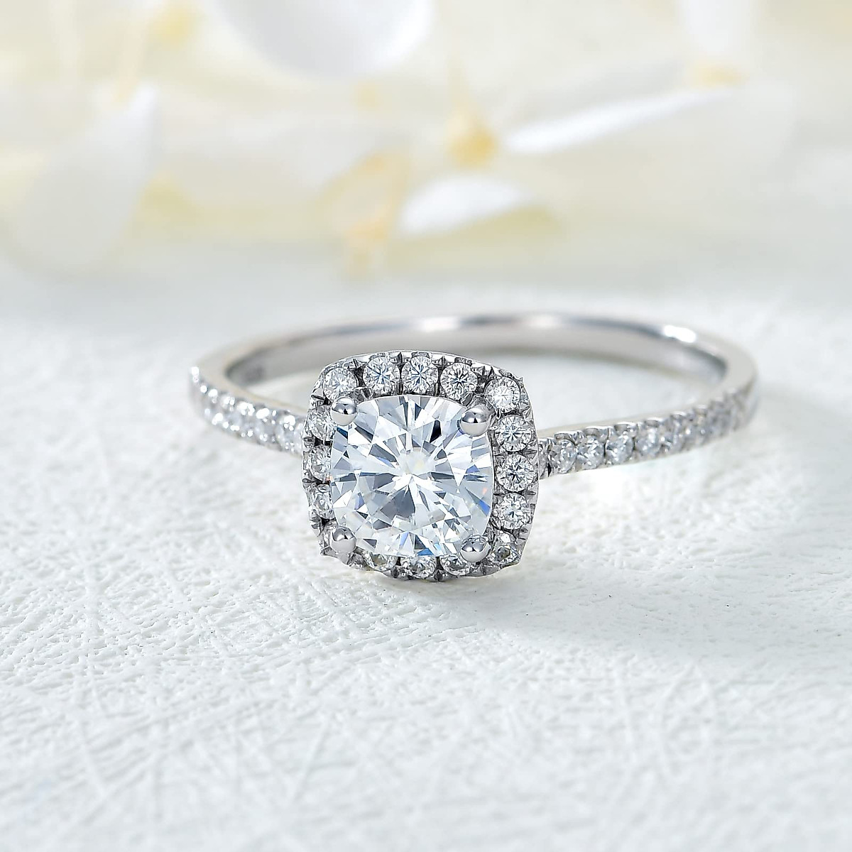 DUGISOWE 10K White Gold 1.23 Carat (ctw) Cushion Cut Halo Moissanite Engagement Ring for Women Moissanite Halo Engagement Rings Wedding Anniversary Ring (4)