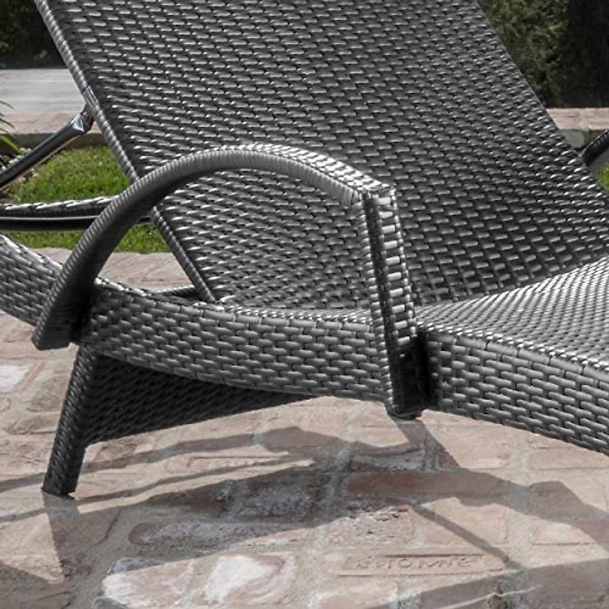 Soleil Outdoor Grey Wicker Arm Chaise Lounges (Set of 4)