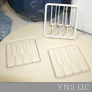 PIANO KEYBOARD STRINGED MUSICAL INSTRUMENT IVORY KEYS COOKIE CUTTER MADE IN USA PR688