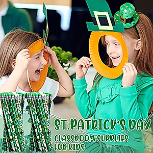St Patrick's Day Pencils with Eraser Wood Shamrock Pencils Lucky Shamrock School Pencils Cute Green Pencils for St Patrick's Day Party Kids Awards Classic Holiday School Supplies (100)