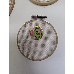 Field of Flowers Needle Minder