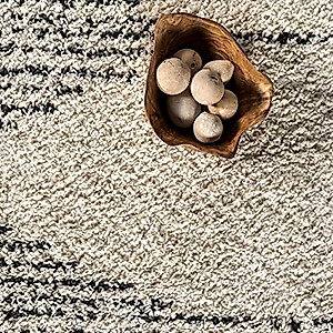 nuLOOM Sadie Moroccan Diamond Tassel Shag Area Rug, 6' 7" x 9', Off-white