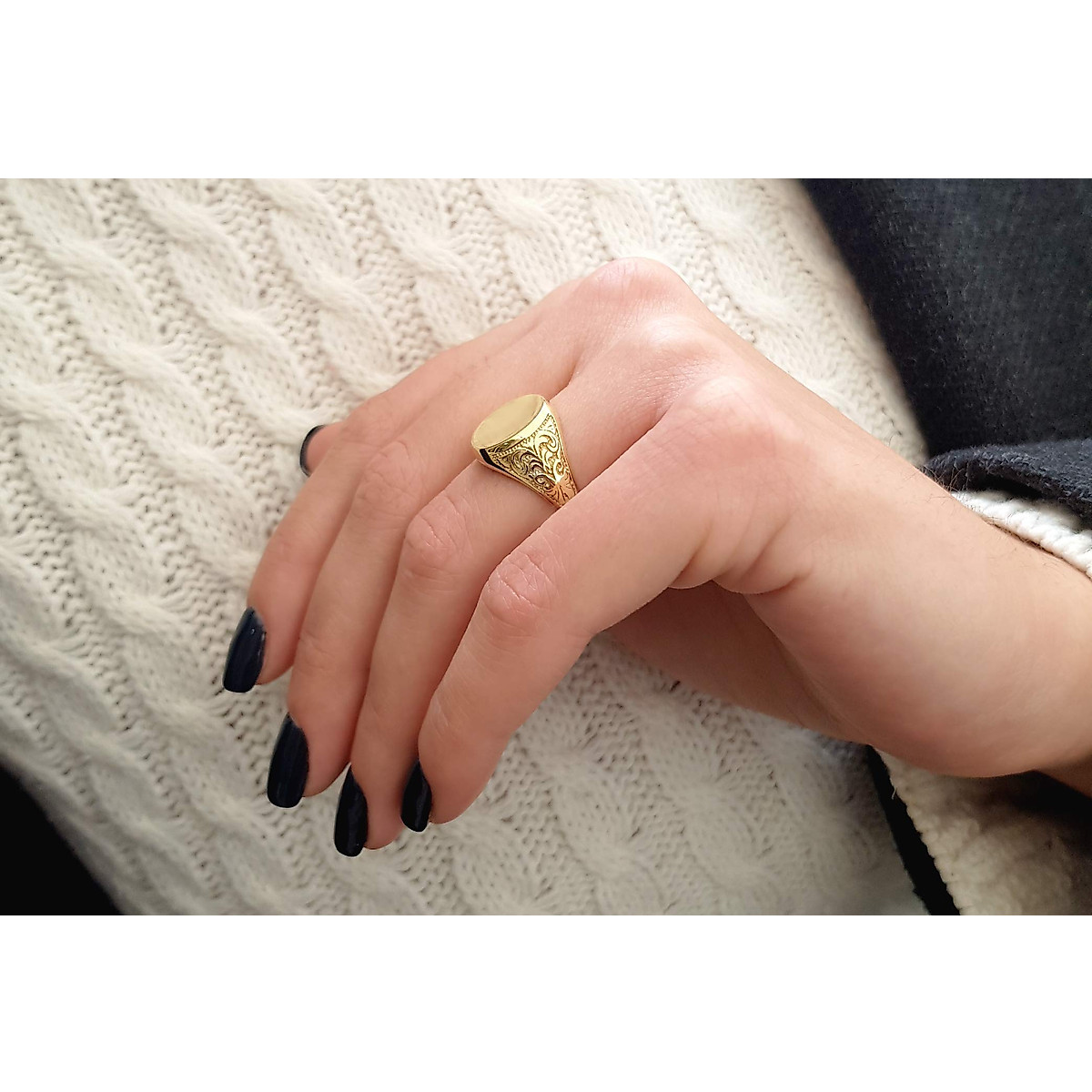 Elegant jewel box Unisex Oval custom signet ring in solid gold 9k, 14k, & 18k, Personalized signet ring, Custom Initial engraved chevalier ring, Family gift, RN386