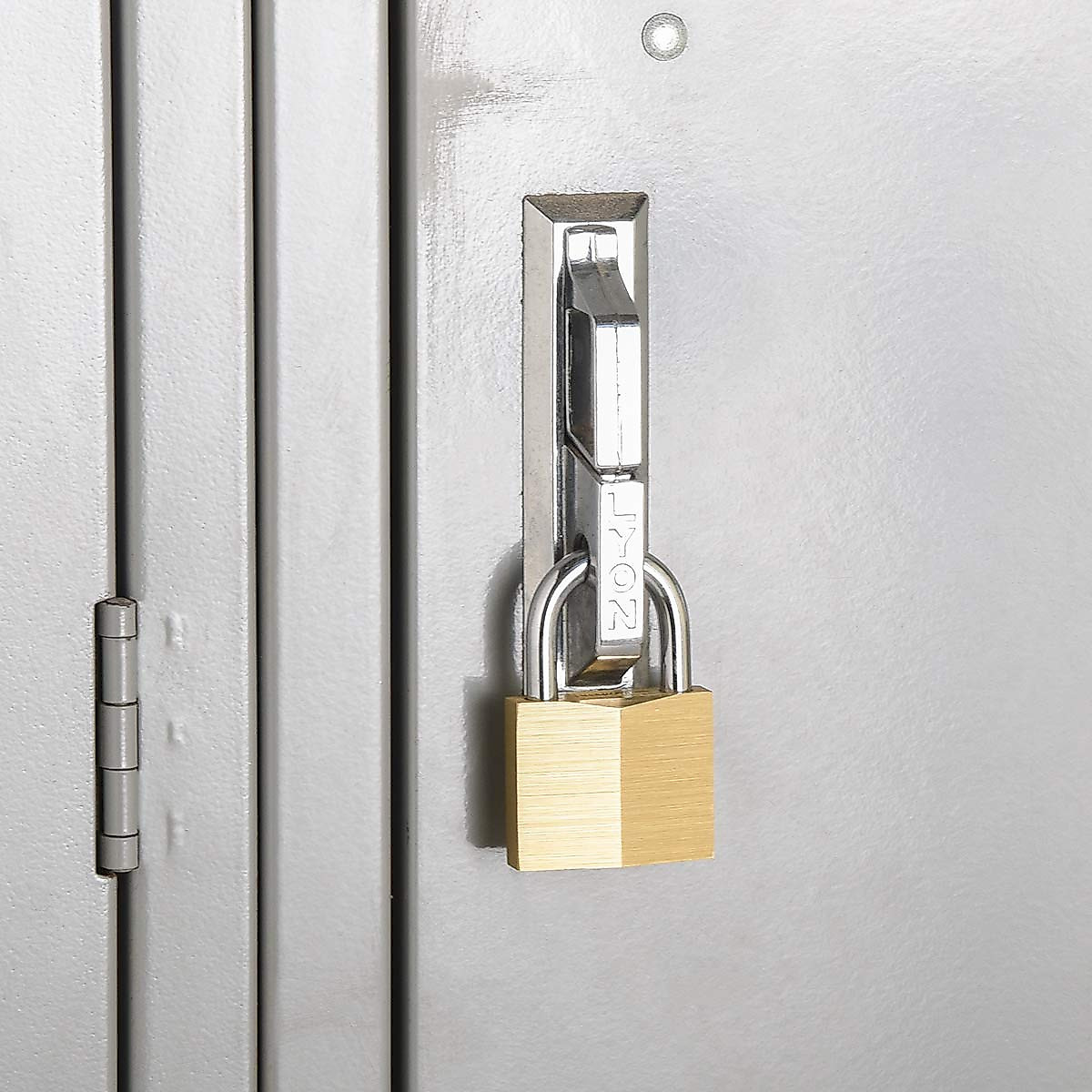 Amazon Basics 1-9/16-inch Keyed Padlock, Brass, 2-Pack