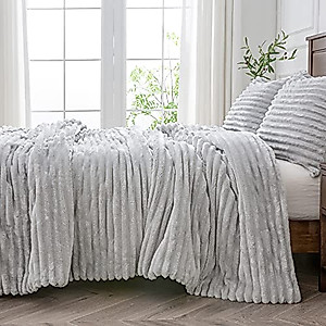 BEDELITE Fleece Queen Comforter Set -Super Soft & Warm Fluffy Grey Bedding, Luxury Fuzzy Heavy Bed Set for Winter with 2 Pillow Cases