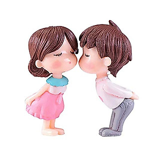 Aysekone 2 Pieces PVC Romantic Couples Figurines Fairy Garden Miniatures Ornaments Boy and Girl Lovers Kiss Wedding Dolls for Home Decor