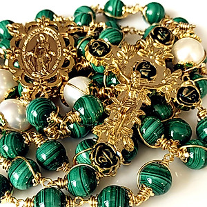 elegantmedical Handmade Gold Wire Wrapped UNDOUBTED Malachite &11-12mm Real Pearl Beads Rosary Cross/Crucifix Necklace Box Catholic Womens Gift