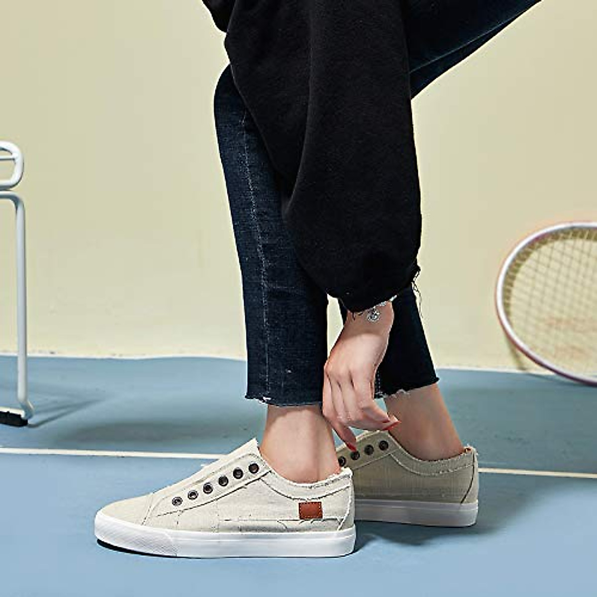 Women's Slip on Shoes Fashion Canvas Sneakers Non Slip Low Top Casual Shoes(Beige.US5)