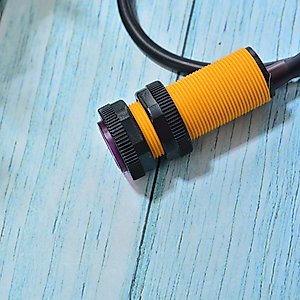 Comimark 2Pcs E18-D80NK Infrared Photoelectric Switch Sensor Obstacle Avoidance Sensor Module