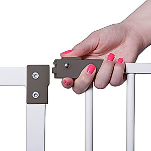 Dreambaby Liberty Baby Safety Gate - with Smart Stay Open Feature - Fits Openings 29.5-33 inches Wide - White - Model L854