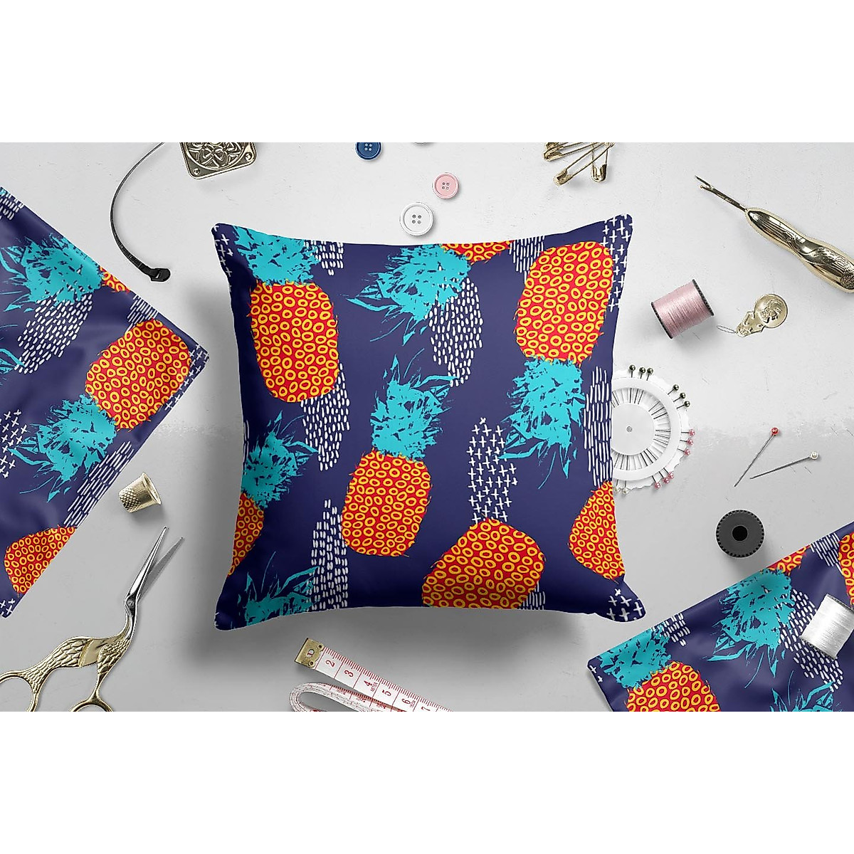 iiRov Summer Design Ink-Fuzed Decorative Throw Pillow - Retro Summer Pineapple v4