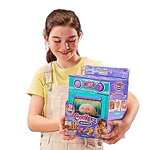 Cookeez Makery Baked Treatz. Mix & Make a Plush Best Friend! Place Your Dough in The Oven and Be Amazed When A Warm, Scented, Interactive, Plush Friend Comes Out! Which Surprise Bake Will You Make?