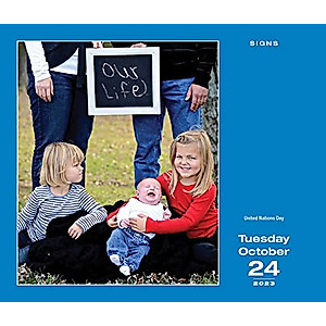 Awkward Family Photos 2023 Day-to-Day Calendar