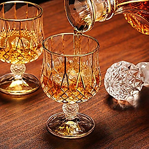 SALADAYS Whiskey Decanter and Glasses Set, Gold Crystal Decanter Set with 4 Whiskey Glasses, Gift Box, Perfect for Bourbon, Scotch and Wine - Gifts for Men
