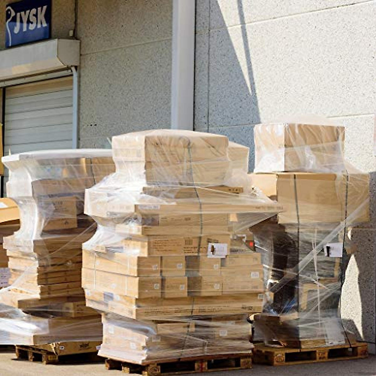 18" Stretch Film/Wrap 1500 feet 7 Layers 80 Gauge Industrial Strength up to 300% Stretch Clear Cling Durable Adhering Packing Moving Packaging Heavy Duty Shrink Film, Thick Plastic Packing Wrap– Clear 4 Pack