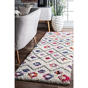 nuLOOM Tatyana Moroccan Diamond Trellis Shaggy Runner Rug, 2' 8" x 12', Pink