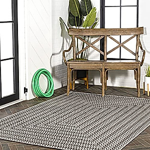 JONATHAN Y SMB206B-4 Chevron Modern Concentric Squares Braided Indoor Outdoor Area-Rug, Farmhouse, Traditional Easy-Clean,Bedroom,Kitchen,Backyard,Patio,Non Shedding, Black/Light Gray, 4 X 6
