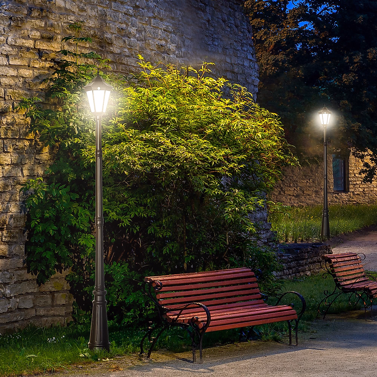 Outsunny 94.5" Solar Lamp Post Light, Dusk to Dawn Vintage Style Street Light, Aluminum Solar Powdered Lamp, PIR Motion Sensor for Garden, Lawn, Pathway, Driveway, Black