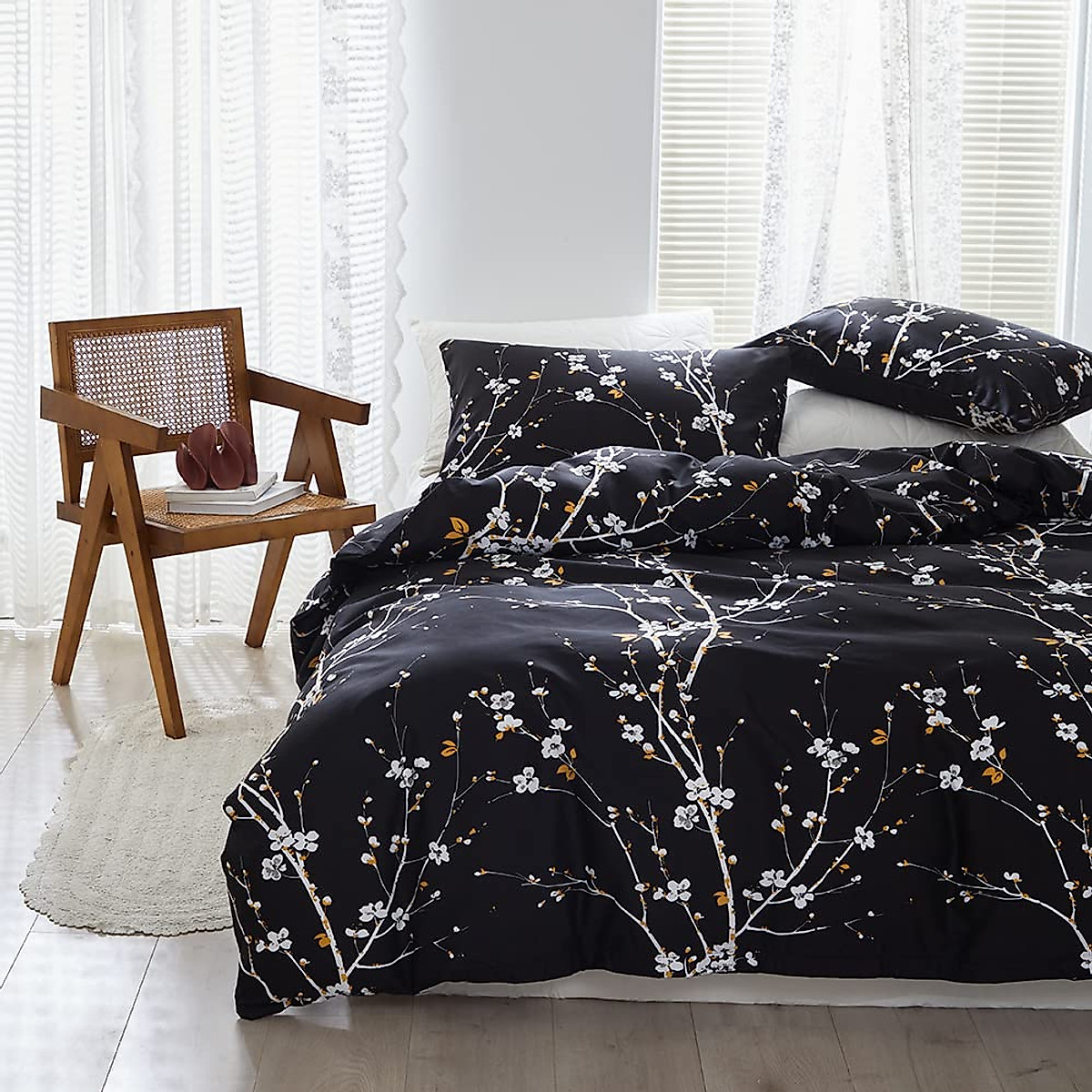 ARYURBU Floral Duvet Cover Set Queen Size with 2 Pillowcases Black, Flower Branch Printed Design, Lightweight Soft Microfiber Comforter Cover Bedding Set 3pcs with Zipper Closure and Corner Ties