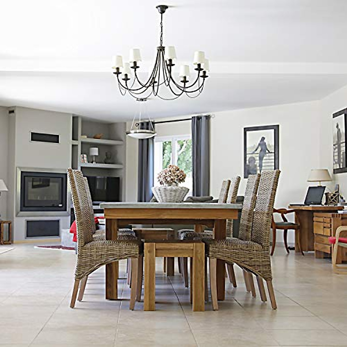 Amazon Basics 60W Equivalent, Clear, Daylight, Dimmable, 15,000 Hour Lifetime, B11 (E12 Candelabra Base) LED Light Bulb | 3-Pack