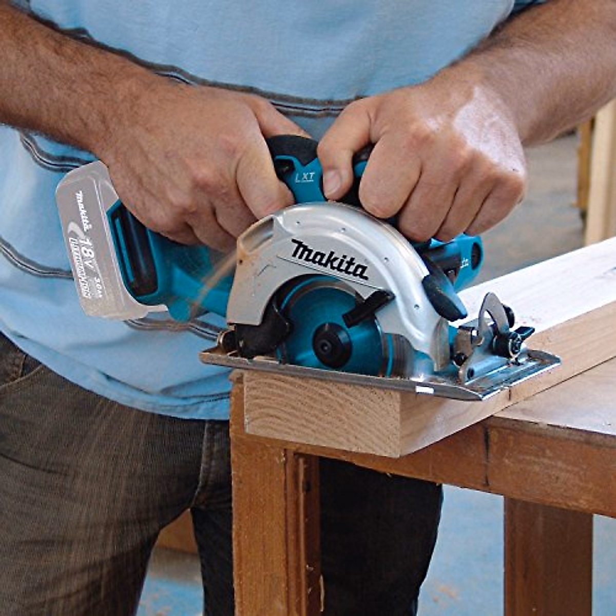 Makita XSS03Z 18V LXT Lithium-Ion Cordless 5-3/8-Inch Circular Trim Saw (Tool Only, No Battery)
