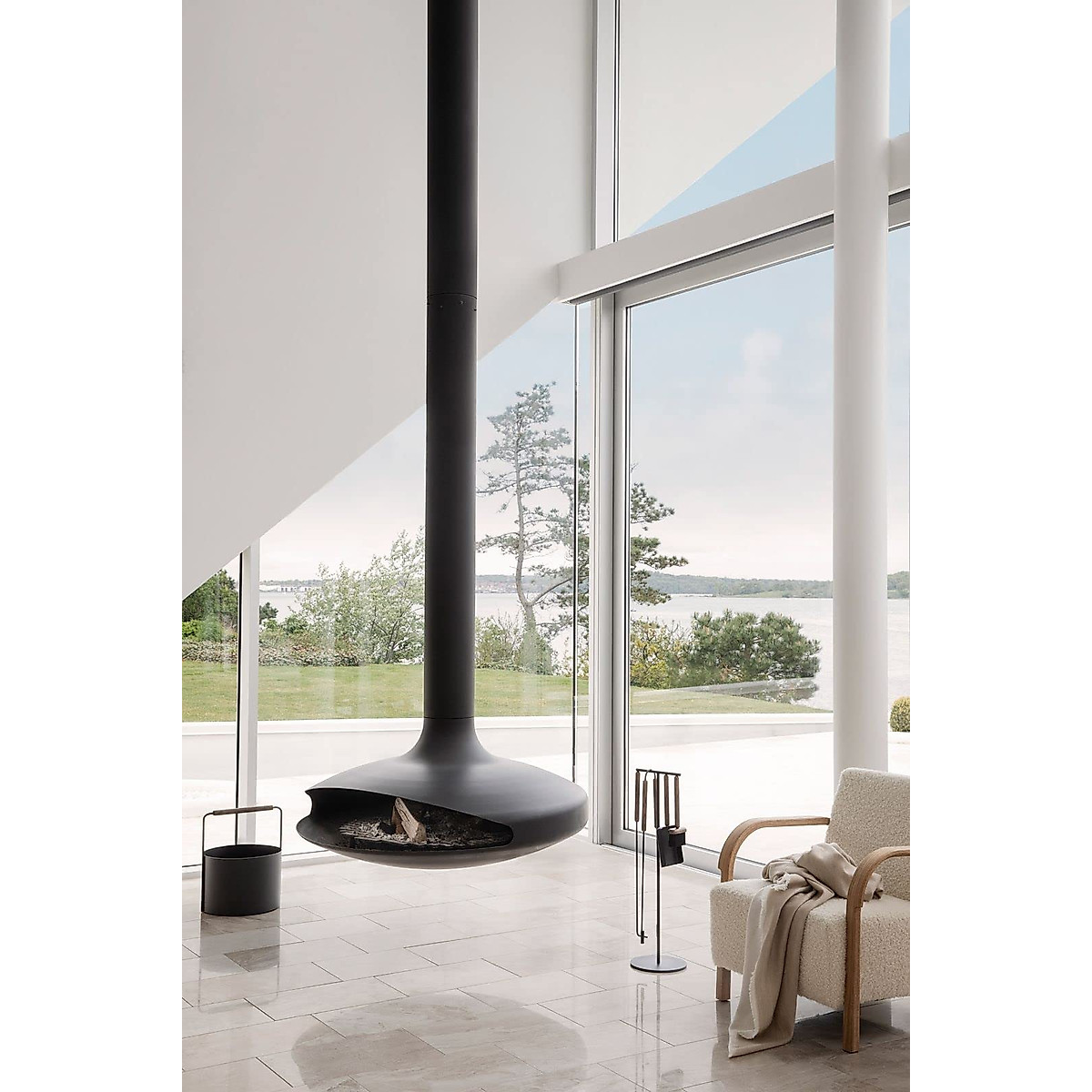 blomus Ashi Wood Basket, Firewood Basket with Handle in Black, 37 L x 35 W x 45 H cm, Carmine Basket Made of Powder-Coated Steel and Oak