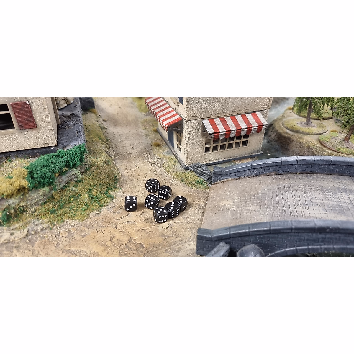 30x D6 Dice Pack | 10mm Classic Black Spot Six Sided Dice Set | For Classic and Professional Tabletop Dice Games | By Warlord Games