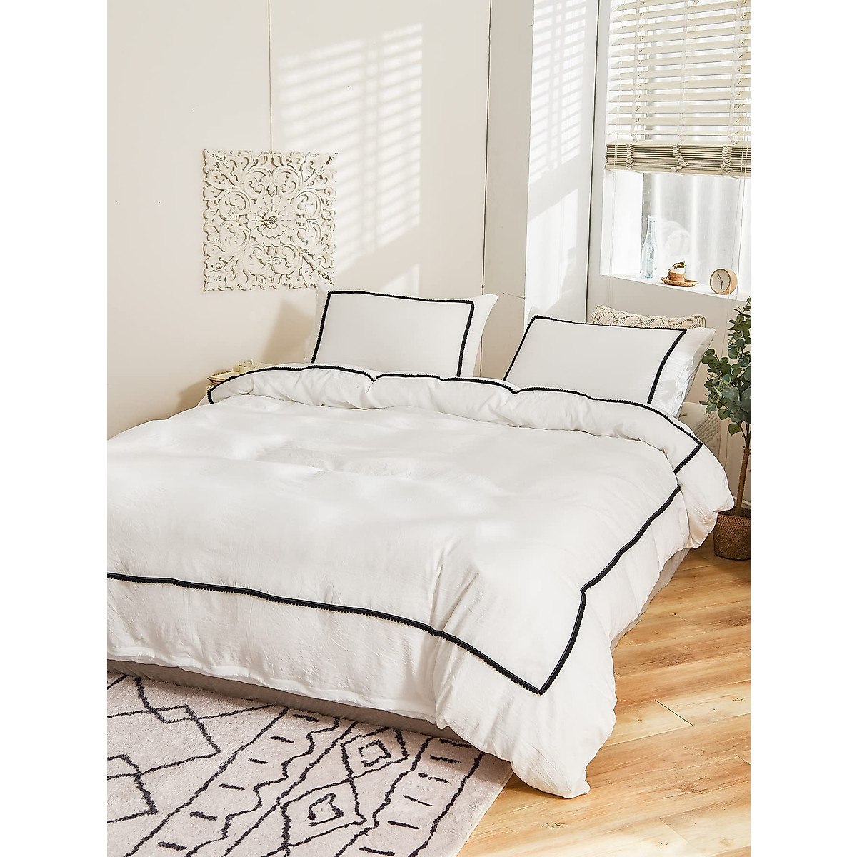 White Bedding Mini Pompom Duvet Cover Set Mini Cute Black Pom Pom Balls Fringe Design Boho Aesthetics Bedding Sets Queen 1 Pompom Duvet Cover 2 Pillowcases (Queen, White)…