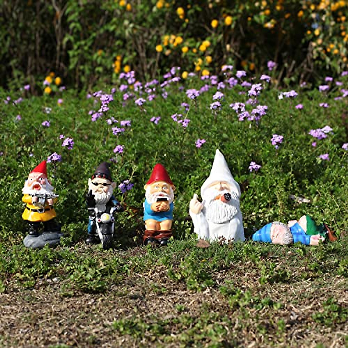 SHOWFEICAT Funny Garden Gnome with Gun Military Gnome Fighting Outdoor Indoor Lawn Statue Patio Porch Decoration