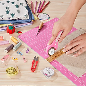 45mm Rotary Cutter with 5pcs Extra Blades, Ergonomic Handle Rolling Cutter with Safety Lock for Fabric, Leather, Crafting, Sewing, Quilting, Fabric Rotary Cutter Perfect for Left & Right Hand(Pink)