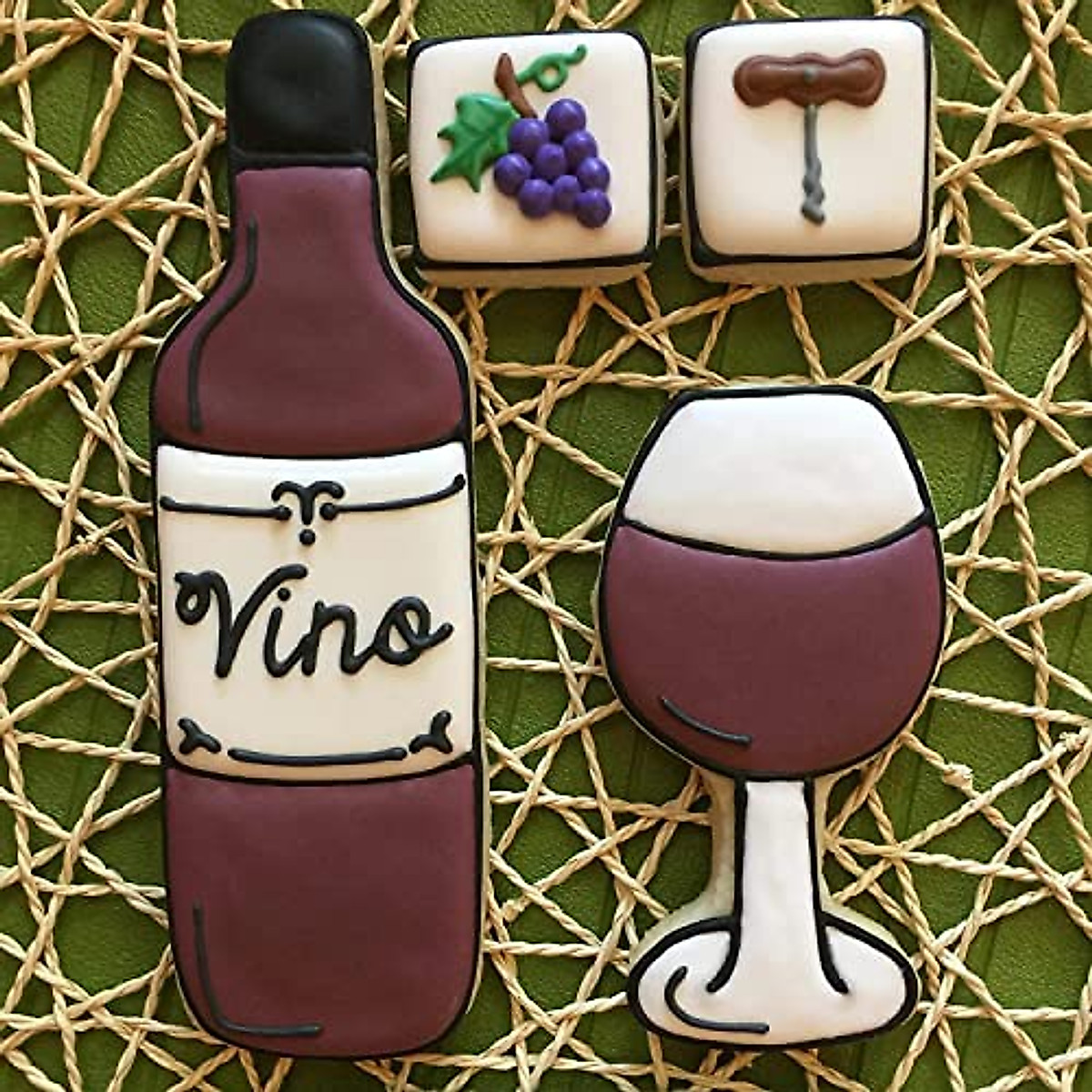 1 PC Wine Glass Cookie Cutter - Classic Goblet Wine Glass Cookie Cutter Mini Cookie Cutters Valentine Cookie Cutters for Kitchen Baking Small Cookie Cutters Shapes Baking