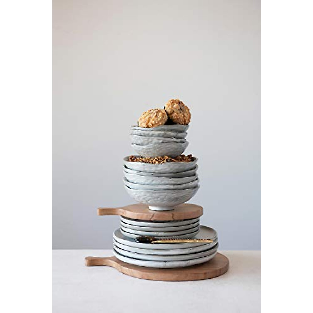 Creative Co-Op DF3134 Round Acacia Wood Cheese Handle Cutting Board, 10.25", Brown