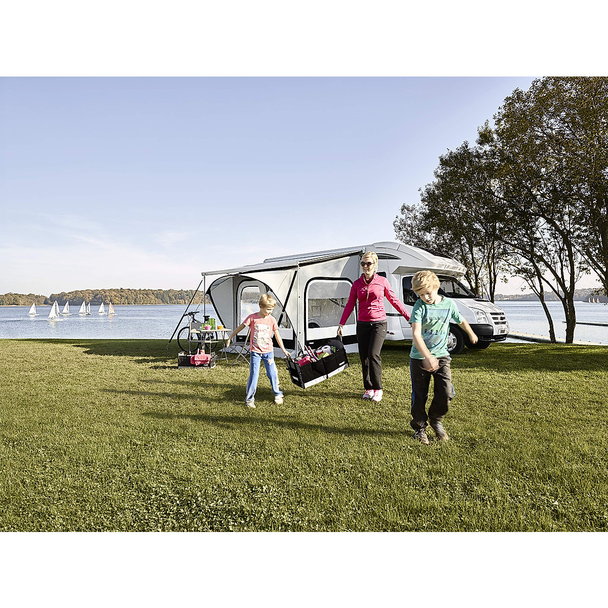 Thule Go Box Organizer - Medium size - Sturdy Trunk Organizer - Foldable - Water Resistant - Attachable Cover - Cargo Storage Accessory