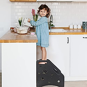 Nursery Step Stool for Kids, 2 Step Toddler Step Stool with Openwork Stars, Toddler Potty Training Step Stool, Kitchen Step Stool with Non-Slip Step Treads and 4 Cutout Handles, Toddler Step Stool