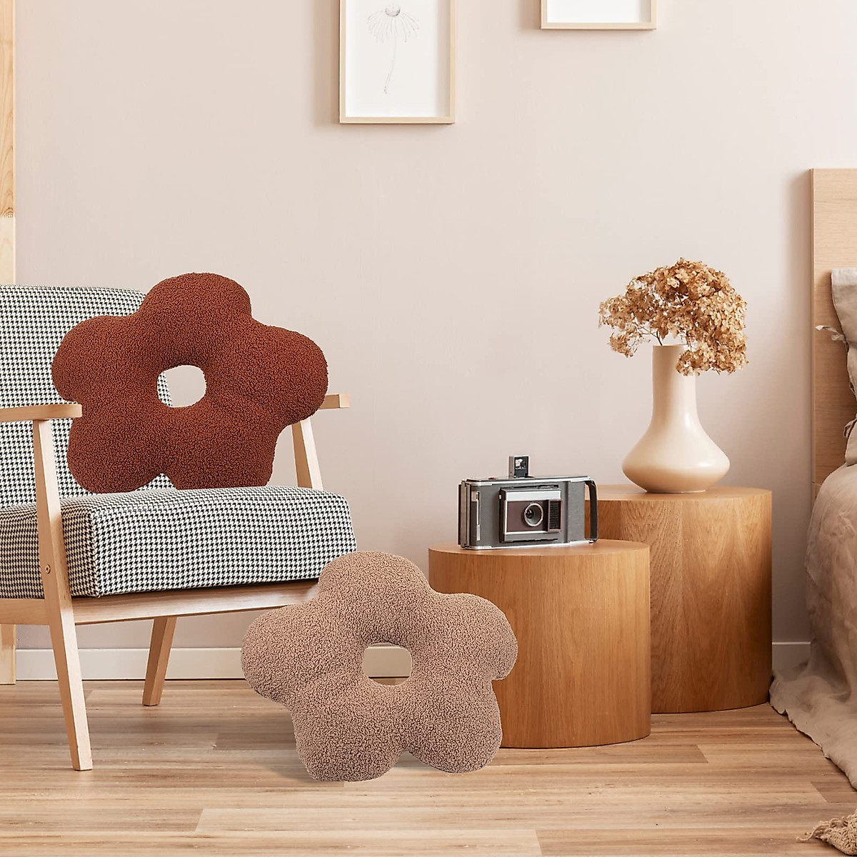 2 Pcs Flower Shaped Throw Pillow 17.7 Inch Flower Pillows Nordic Style Decorative Throw Pillows Cute Flower Floor Cushion with Soft Plush for Couch, Bed, Living Room, Office Decor (Khaki, Brown)