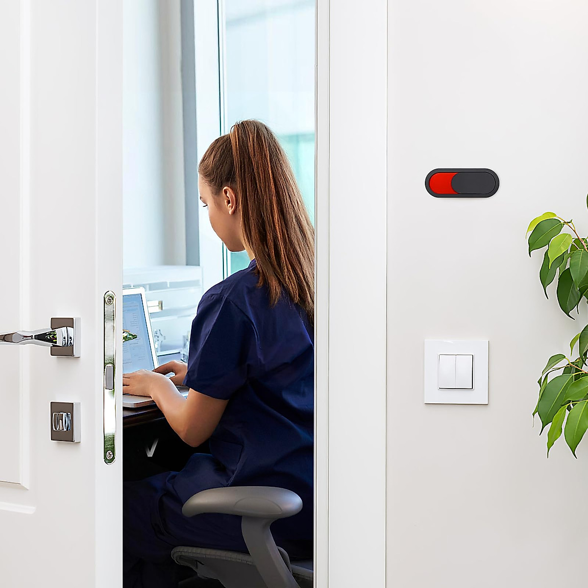 VILLCASE Slide Door Privacy Sign, Vacant Occupied Blank Not Disturb Available Indicator, Open Closed Slide Door Signs for Home Office Restroom Conference Bathroom