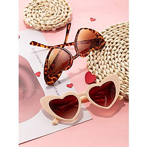 4 Pairs Heart Shaped Sunglasses Goggle Vintage Cat Eye Sunglasses Mod Style Retro Glasses with 4 Pieces Glasses Cloth 4 Pieces Flannel Bag for Party Supplies