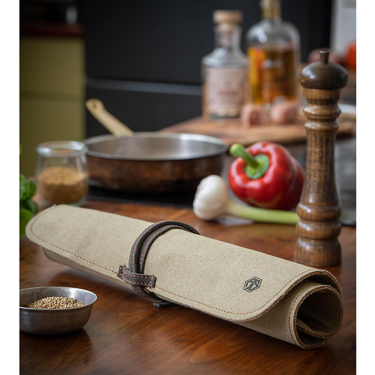 Angus Stoke Knife Bag made of durable Canvas & genuine buffalo Leather - Chef's Knife Roll Case for Cooking, Camping & BBQ - Knives storage Neil (Beige)