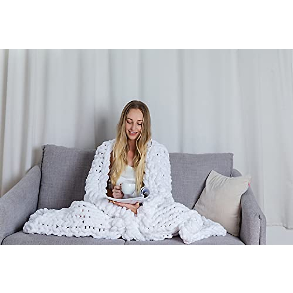 XPKWS Chunky Knit Throw Blanket Cozy Chenille Handmade Blanket for Bed Sofa Boho Chair Home Decor (White, 51"x63")