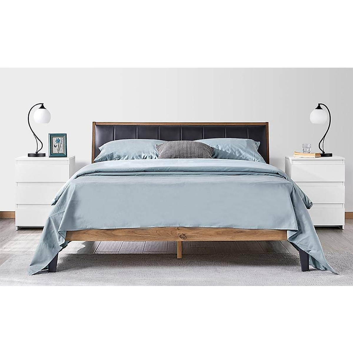 Yaheetech Nightstand with 3 Drawers, Wooden Bedside Table with Storage, Small Bedside Storage Cabinet Unit with Sturdy Base for Bedroom/Small Space, White