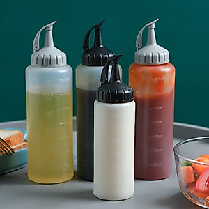 Squeeze Oil Pot, Multi-purpose BPA Free Sauce Bottle Plastic Practical Good Sealing Ketchup Bottle for Home Grey S
