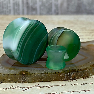Mystic Metals Body Jewelry Pair of Green Line Agate Stone Concave Double Flare Plugs (STN-731) (00g (10mm))