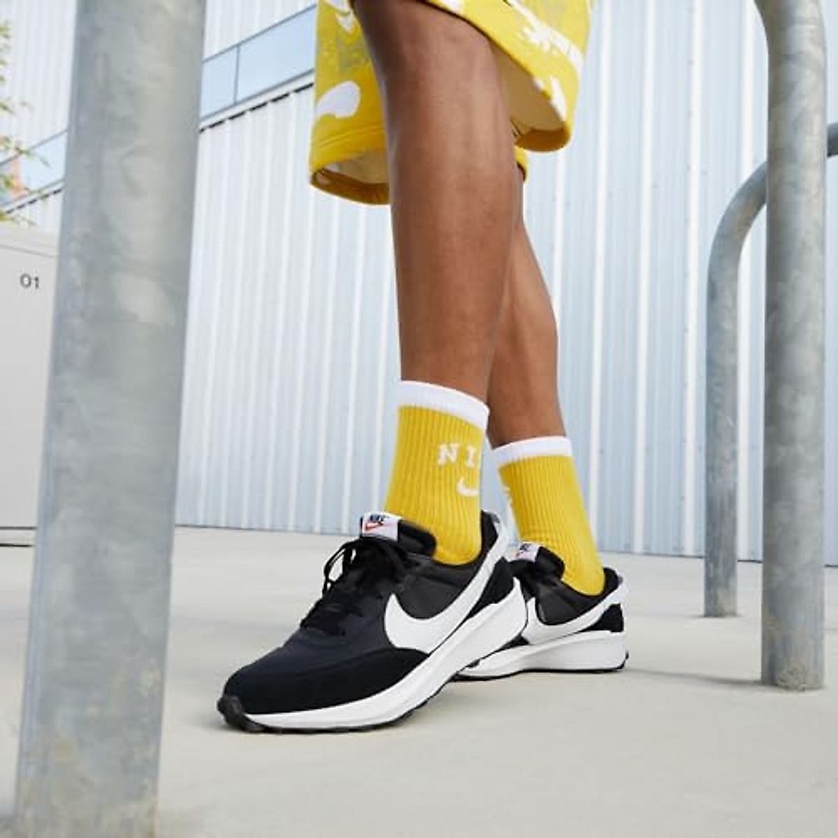 Nike Men's Running Shoes, Black White Orange Clear, 43 EU