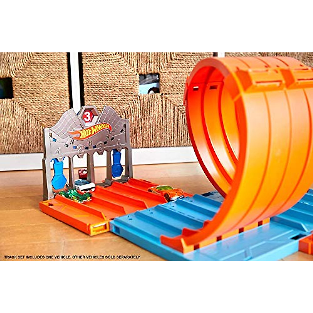 Hot Wheels Race Crate with 3 Stunts in 1 Set Portable Storage Ages 6 to 10
