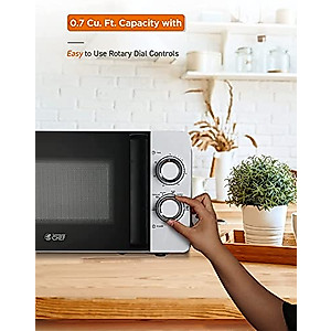 COMMERCIAL CHEF Small Microwave 0.7 Cu. Ft. Countertop Microwave with Mechanical Control, White Microwave with 6 Power Levels, Outstanding Portable Microwave with Convenient Pull Handle