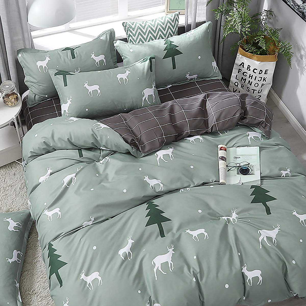 Omelas Kids Sage Green Duvet Cover Set Queen Size Christmas Cartoon Animal Elk Deer Tree Printed Bedding with Black Rectangle Plaid 3 Pieces Soft Microfiber Comforter Cover for Girls Boys (SLXL,Q)