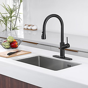 Indare Kitchen Faucets， Kitchen Faucet with Pull-Down Sprayer， Matte Black Kitchen Faucet with Deck Plate， Kitchen Faucet with Sprayer