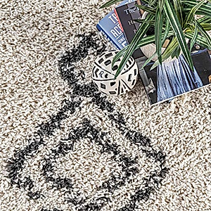 nuLOOM Mira Moroccan Diamond Shag Area Rug, 5' 3" x 7' 7", Off-white